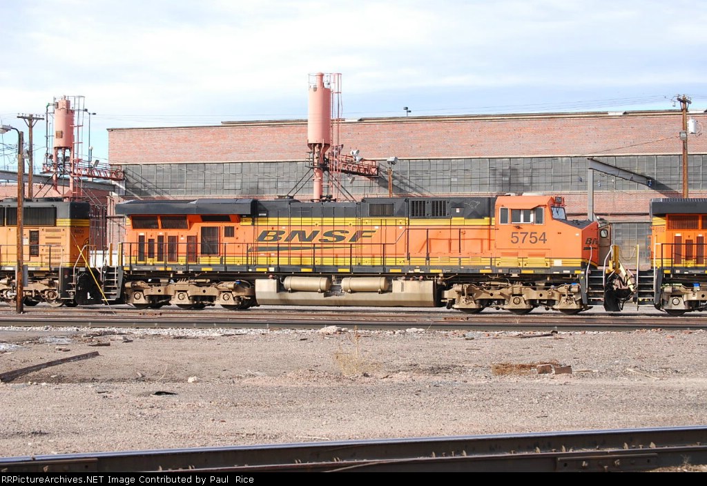BNSF 5754